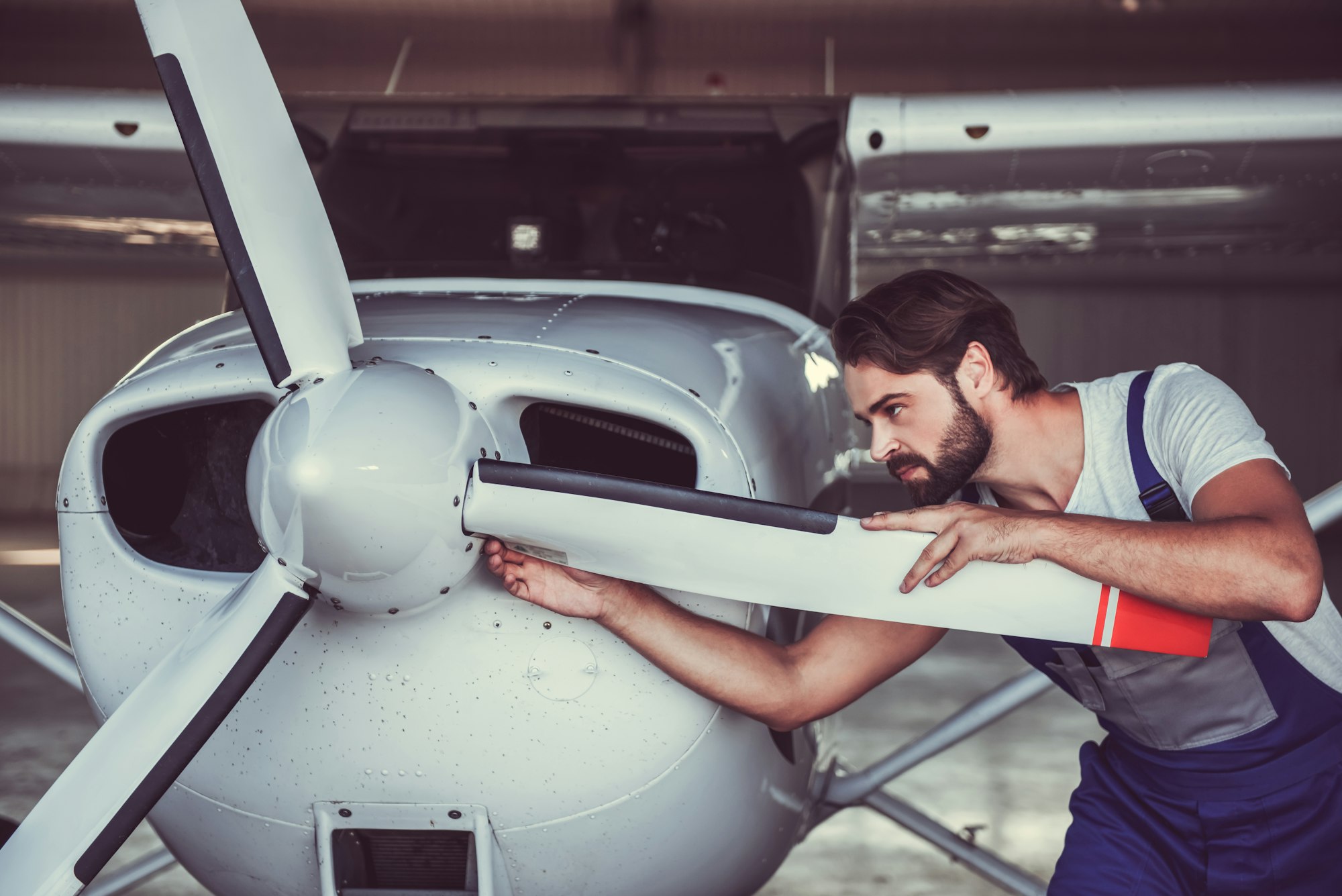 Pilots & Mechanics Training - Island Aviation